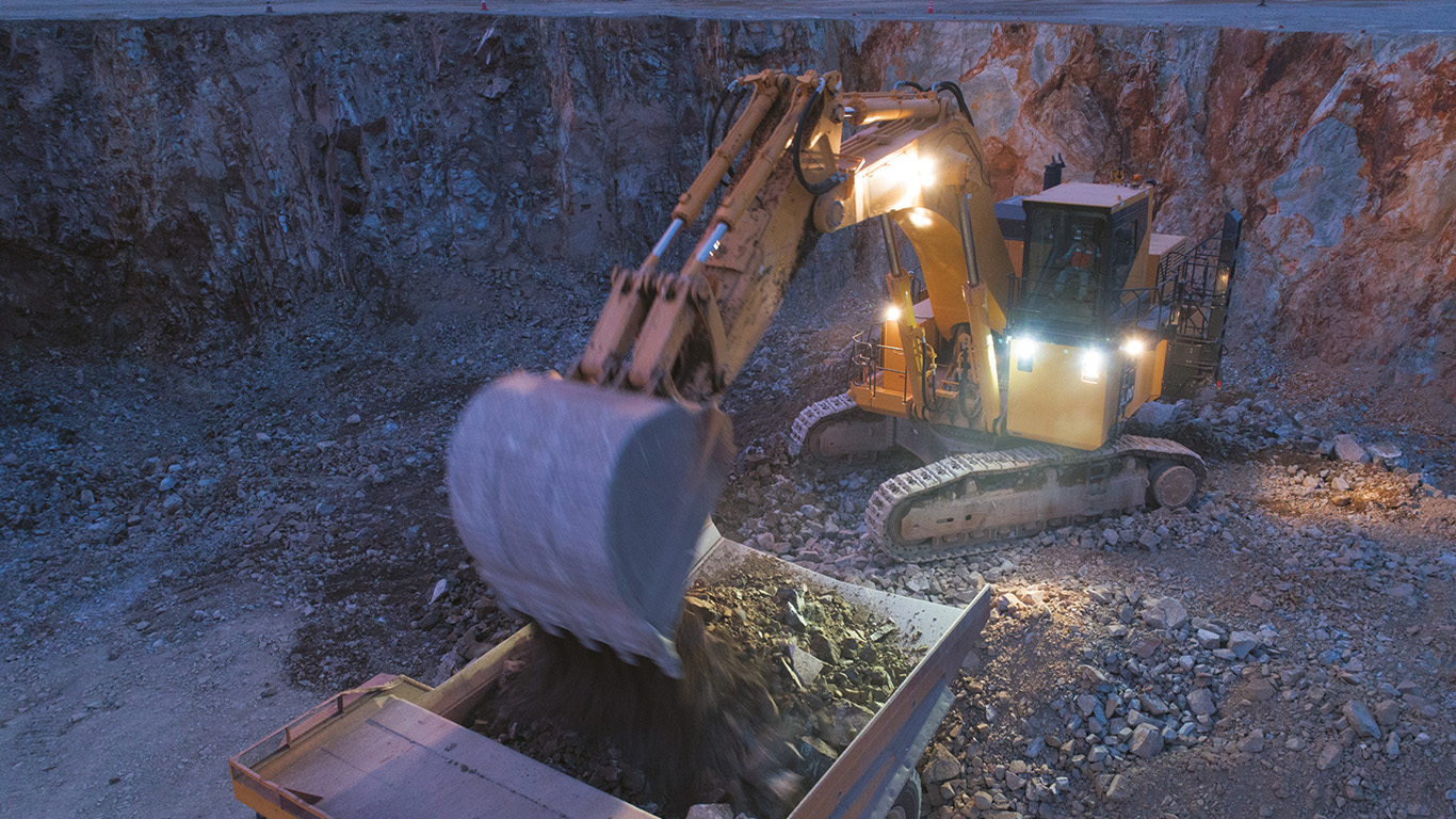 Surface mining equipment